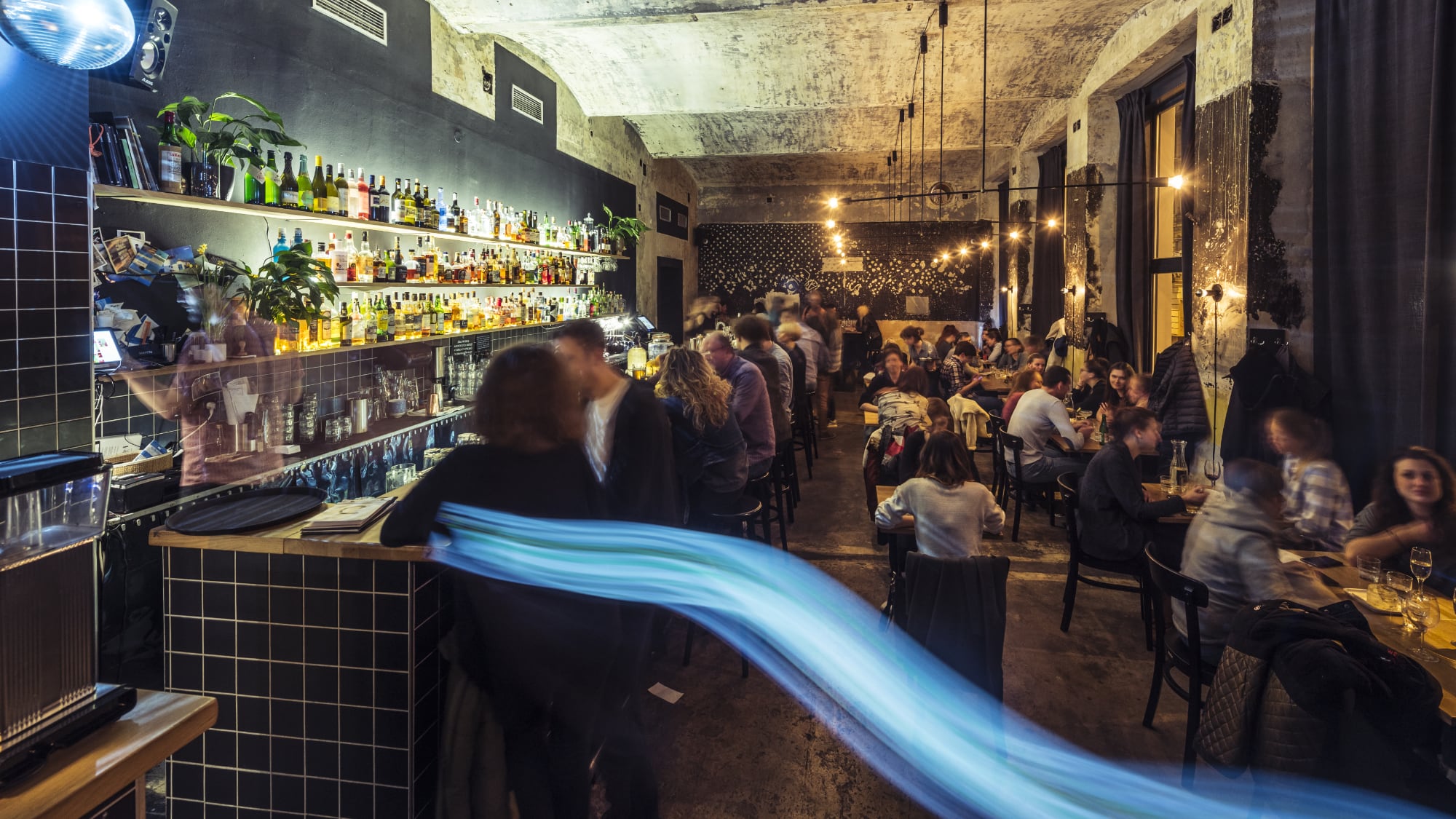 Bar Cobra — Koktejlový bar a restaurace na Praze 7